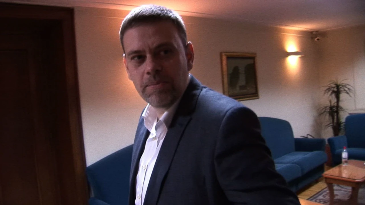 900 signatures forged on the list of the Republican Party