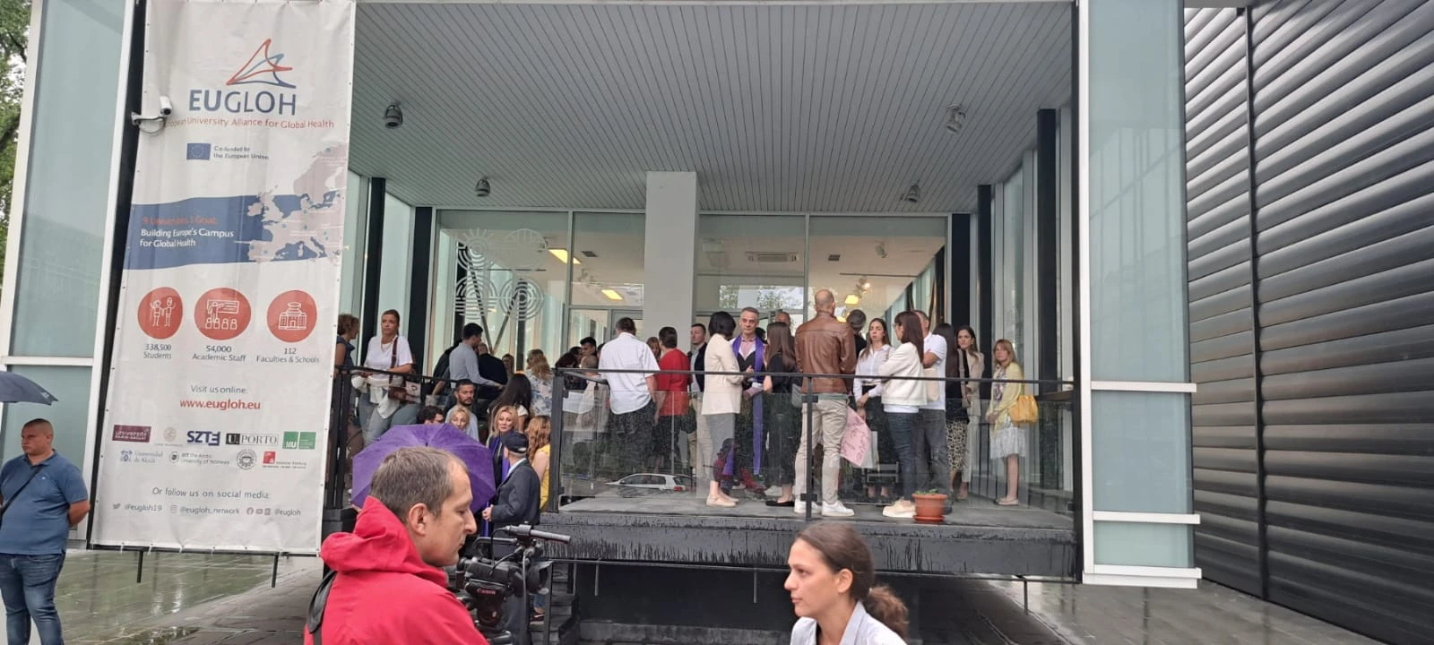 Treći dan blokade Rektorata u Novom Sadu: Razgovor sa rektorom bez ...